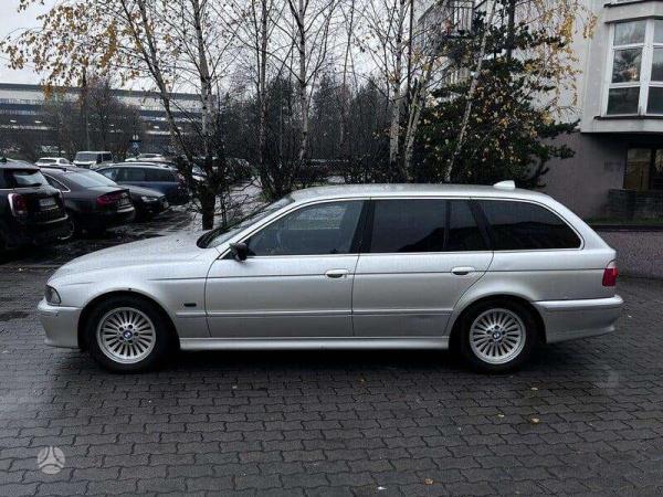 Pelēks BMW 530 2003 Panevēža, ar dzinēja tilpumu 2.93 L un nobraukumu 423 tūkst. km par 2500 €, foto 4 vietnē AUTOMOTO.COM.LV