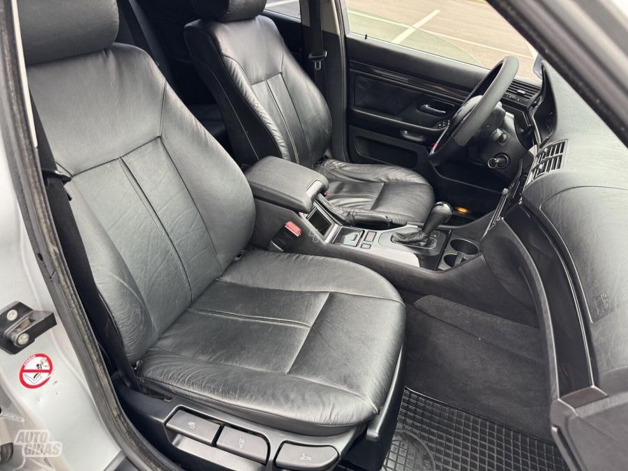Grey BMW 530 2003 in Kaunas, with an engine capacity of 3.00 L and mileage of 0 thousand km for 1650 €, photo 26 on AUTOMOTO.COM.LV