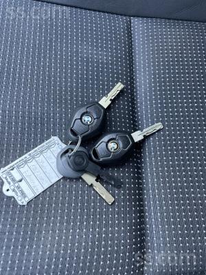 Pelēks BMW 530 2003 Valmiera, ar dzinēja tilpumu 3.00 L un nobraukumu 372 tūkst. km par 3990 €, foto 24 vietnē AUTOMOTO.COM.LV