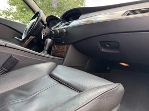 Pelēks BMW 530 2004 Rīga, ar dzinēja tilpumu 3.00 L un nobraukumu 0 tūkst. km par 3990 €, foto 13 vietnē AUTOMOTO.COM.LV