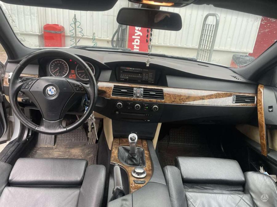 Pelēks BMW 530 2004 Klaipėda, ar dzinēja tilpumu 2.99 L un nobraukumu 470 tūkst. km par 3400 €, foto 3 vietnē AUTOMOTO.COM.LV