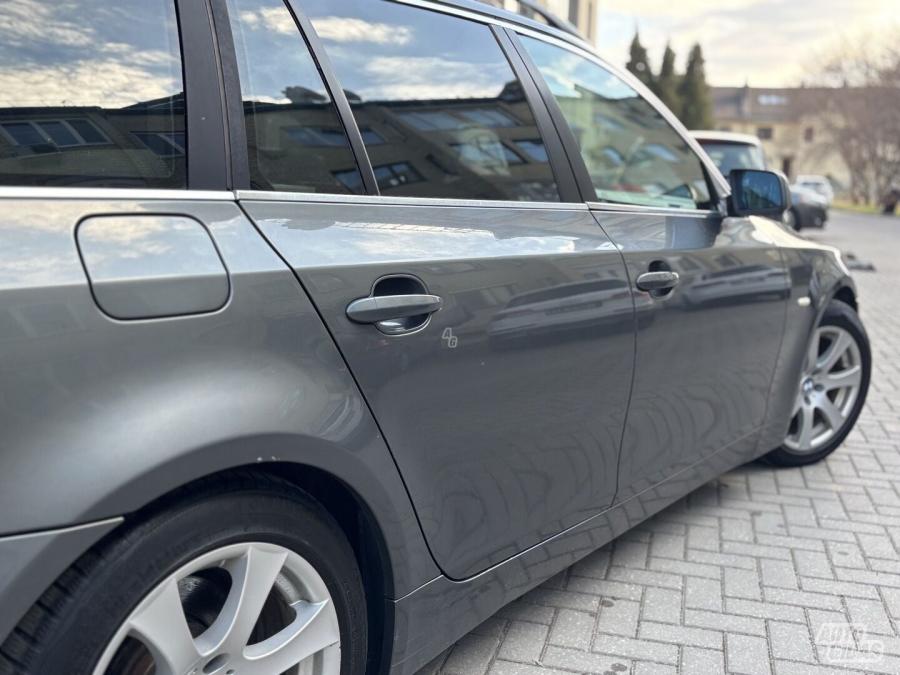 Pelēks BMW 530 2004 Kauņa, ar dzinēja tilpumu 3.00 L un nobraukumu 320 tūkst. km par 2350 €, foto 12 vietnē AUTOMOTO.COM.LV
