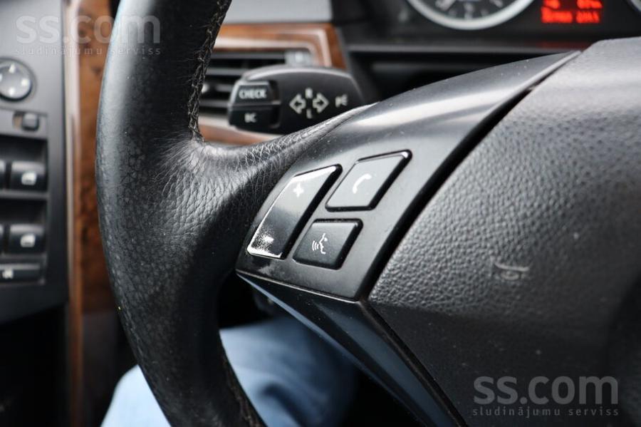 Grey BMW 530 2004 in Riga, with an engine capacity of 3.00 L and mileage of 367 thousand km for 3490 €, photo 18 on AUTOMOTO.COM.LV