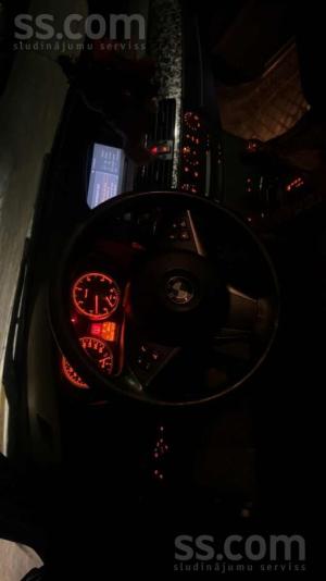 Pelēks BMW 530 2004 Talsi, ar dzinēja tilpumu 3.00 L un nobraukumu 398 tūkst. km par 3000 €, foto 4 vietnē AUTOMOTO.COM.LV