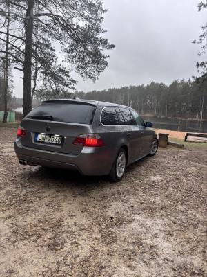 Pelēks BMW 530 2004 Rīga, ar dzinēja tilpumu 3.00 L un nobraukumu 415 tūkst. km par 3900 €, foto 4 vietnē AUTOMOTO.COM.LV