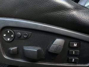 Grey BMW 530 2004 in Riga, with an engine capacity of 3.00 L and mileage of 279 thousand km for 3290 €, photo 17 on AUTOMOTO.COM.LV