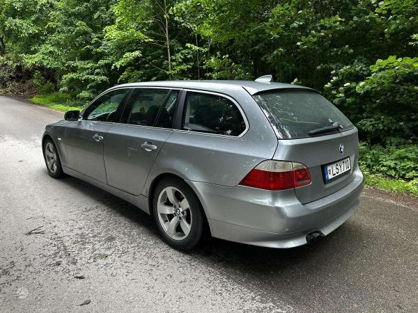 Pelēks BMW 530 2004 Viļņa, ar dzinēja tilpumu 2.99 L un nobraukumu 378 tūkst. km par 1800 €, foto 4 vietnē AUTOMOTO.COM.LV