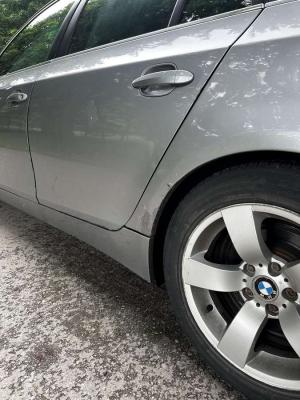 Grey BMW 530 2004 in Vilnius, with an engine capacity of 2.99 L and mileage of 378 thousand km for 1800 €, photo 8 on AUTOMOTO.COM.LV
