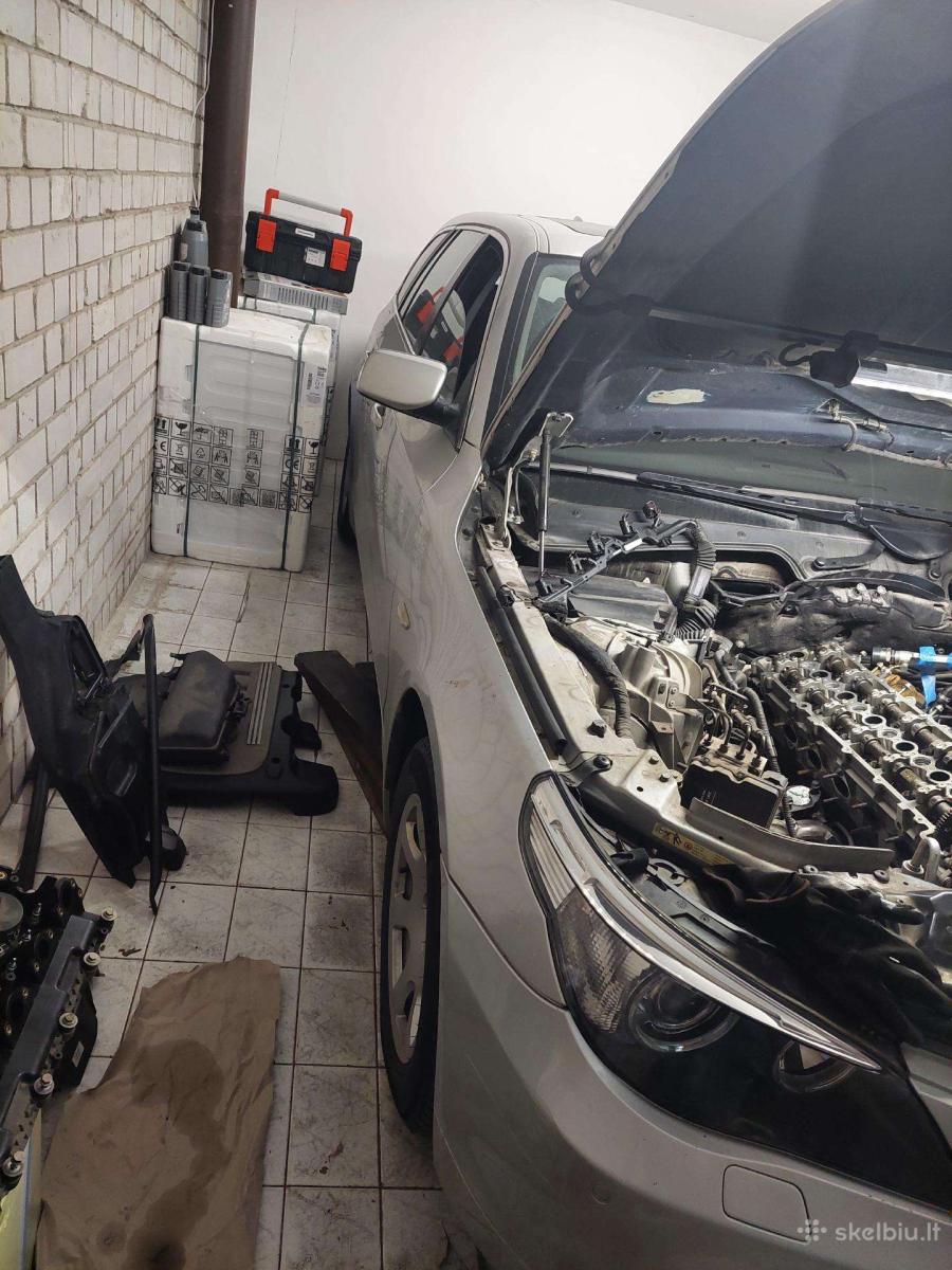 Pelēks BMW 530 2004 Viļņa, ar dzinēja tilpumu 3.00 L un nobraukumu 101 tūkst. km par 4500 €, foto 5 vietnē AUTOMOTO.COM.LV