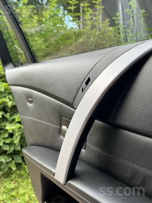 Pelēks BMW 530 2004 Alūksne, ar dzinēja tilpumu 3.00 L un nobraukumu 450 tūkst. km par 4360 €, foto 16 vietnē AUTOMOTO.COM.LV