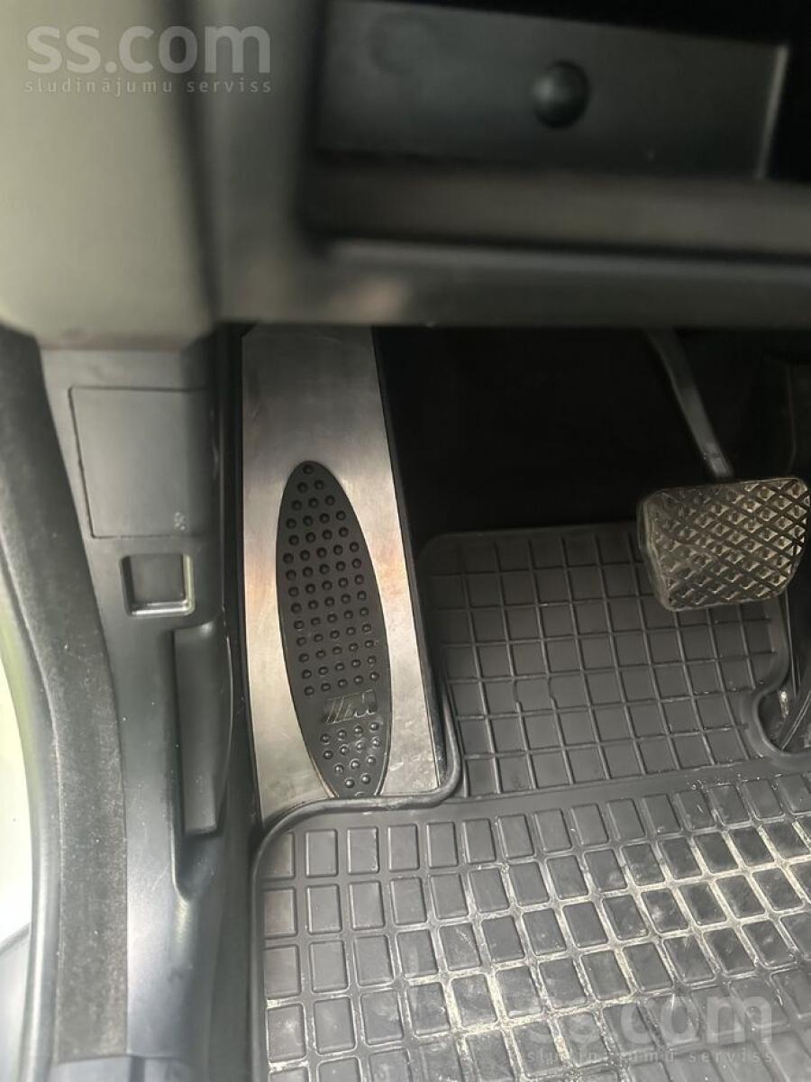 Pelēks BMW 530 2004 Rīga, ar dzinēja tilpumu 3.00 L un nobraukumu 500 tūkst. km par 3500 €, foto 9 vietnē AUTOMOTO.COM.LV
