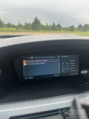 Pelēks BMW 530 2004 Rīga, ar dzinēja tilpumu 3.00 L un nobraukumu 500 tūkst. km par 3500 €, foto 15 vietnē AUTOMOTO.COM.LV
