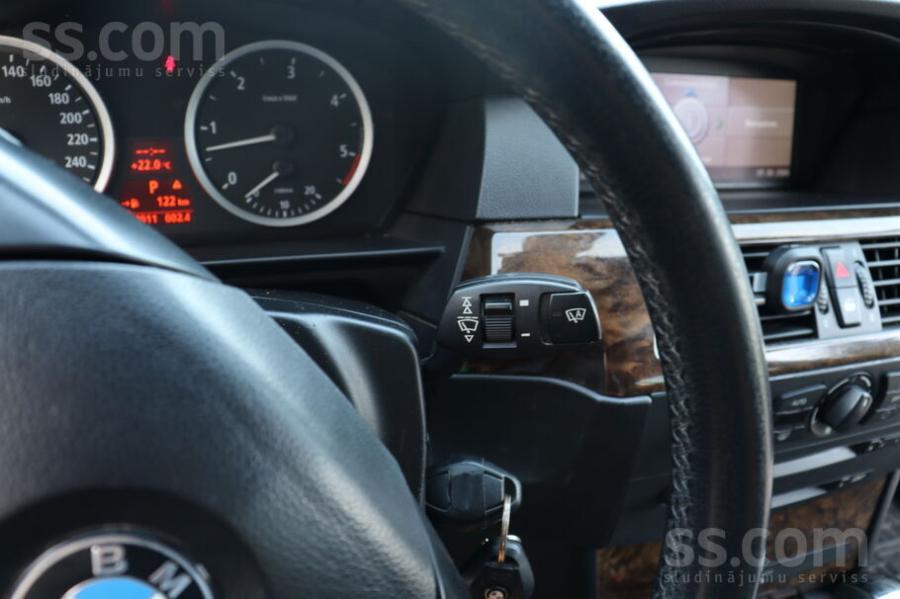 Pelēks BMW 530 2004 Rīga, ar dzinēja tilpumu 3.00 L un nobraukumu 367 tūkst. km par 2990 €, foto 14 vietnē AUTOMOTO.COM.LV