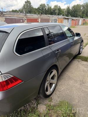 Grey BMW 530 2004 in Riga, with an engine capacity of 3.00 L and mileage of 350 thousand km for 4000 €, photo 4 on AUTOMOTO.COM.LV