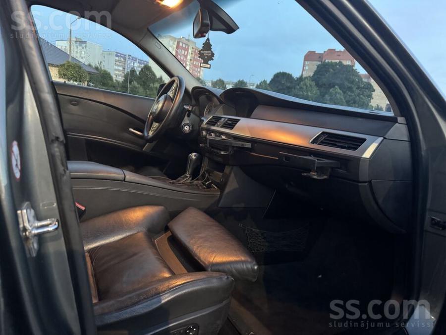 Pelēks BMW 530 2004 Rīga, ar dzinēja tilpumu 3.00 L un nobraukumu 400 tūkst. km par 2690 €, foto 4 vietnē AUTOMOTO.COM.LV