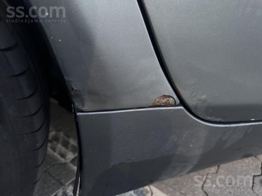 Pelēks BMW 530 2004 Rīga, ar dzinēja tilpumu 3.00 L un nobraukumu 400 tūkst. km par 2690 €, foto 8 vietnē AUTOMOTO.COM.LV