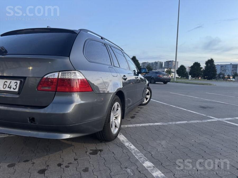 Pelēks BMW 530 2004 Rīga, ar dzinēja tilpumu 3.00 L un nobraukumu 400 tūkst. km par 2690 €, foto 9 vietnē AUTOMOTO.COM.LV