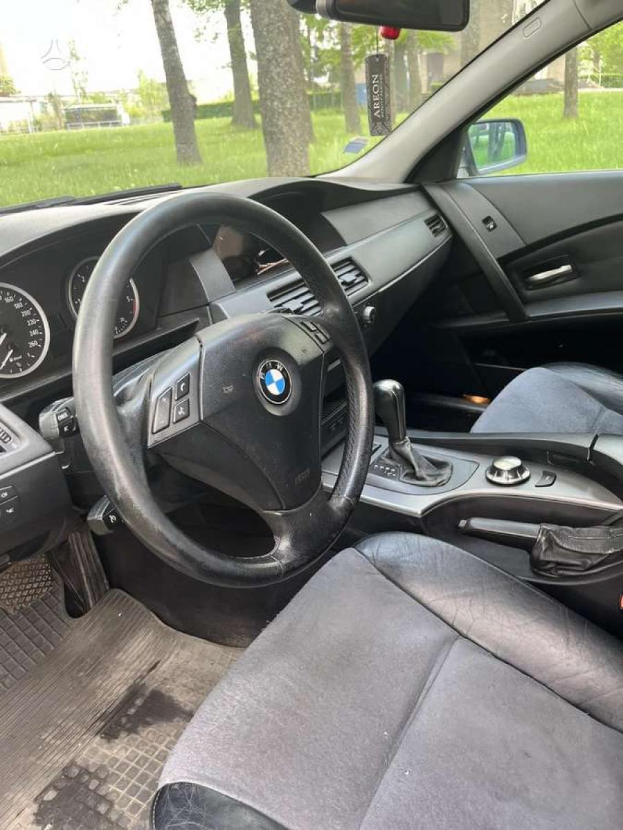 Grey BMW 530 2004 in Kalvarija, with an engine capacity of 2.99 L and mileage of 389 thousand km for 4100 €, photo 5 on AUTOMOTO.COM.LV