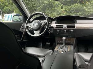 Grey BMW 530 2004 in Kaunas, with an engine capacity of 2.99 L and mileage of 433 thousand km for 3300 €, photo 14 on AUTOMOTO.COM.LV
