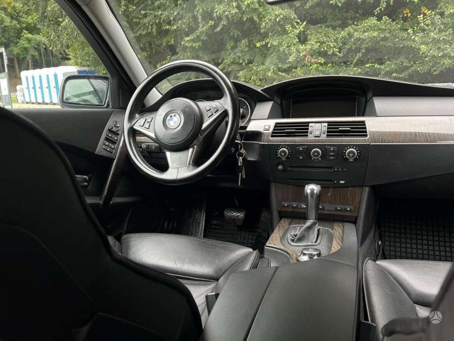 Grey BMW 530 2004 in Kaunas, with an engine capacity of 2.99 L and mileage of 433 thousand km for 3300 €, photo 14 on AUTOMOTO.COM.LV