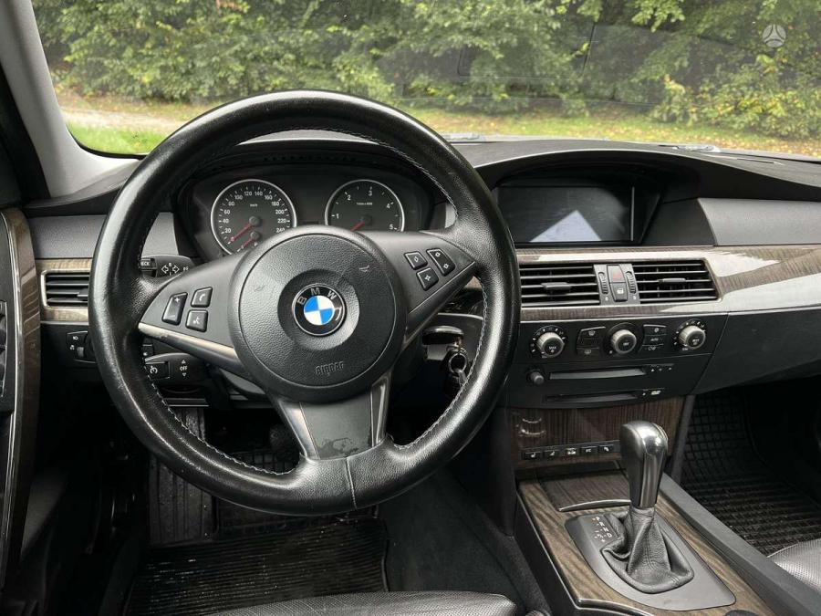 Grey BMW 530 2004 in Kaunas, with an engine capacity of 2.99 L and mileage of 433 thousand km for 3300 €, photo 15 on AUTOMOTO.COM.LV
