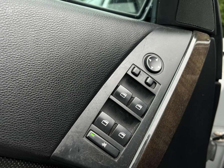 Grey BMW 530 2004 in Kaunas, with an engine capacity of 2.99 L and mileage of 433 thousand km for 3300 €, photo 19 on AUTOMOTO.COM.LV