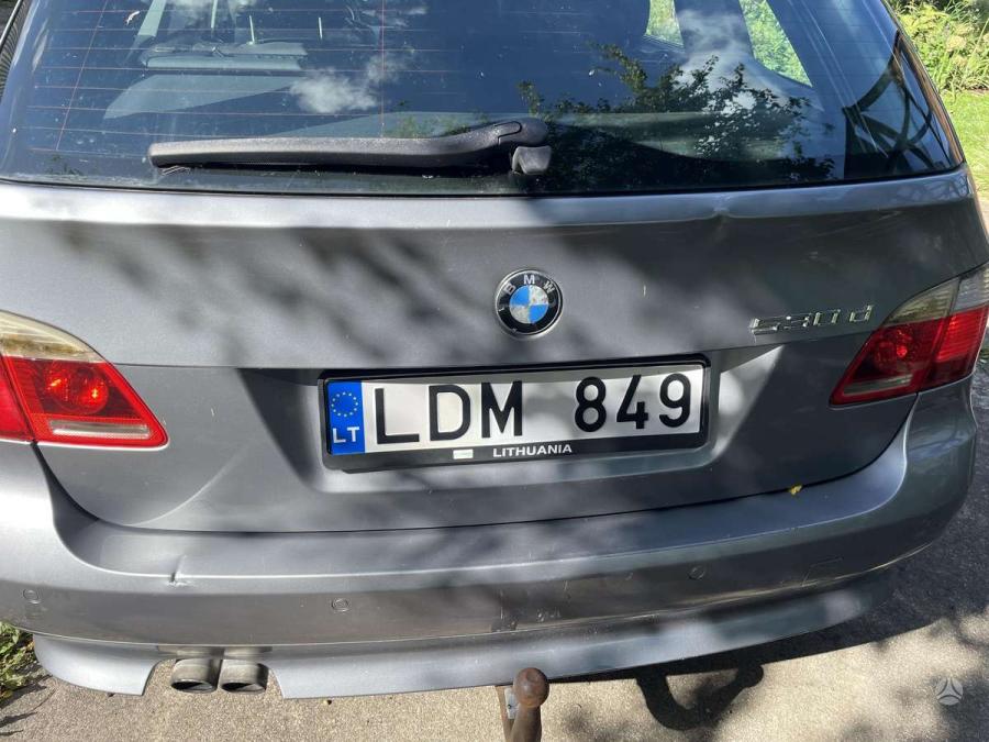 Pelēks BMW 530 2004 Kauņa, ar dzinēja tilpumu 2.99 L un nobraukumu 472 tūkst. km par 1600 €, foto 18 vietnē AUTOMOTO.COM.LV