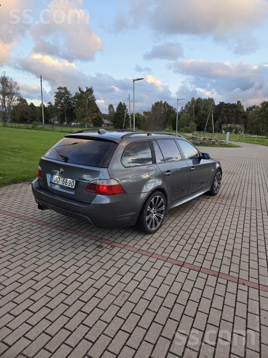 Grey BMW 530 2004 in Liepaja, with an engine capacity of 3.00 L and mileage of 403 thousand km for 3650 €, photo 3 on AUTOMOTO.COM.LV