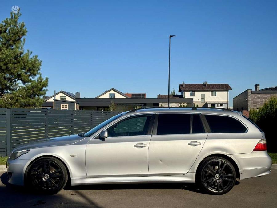Pelēks BMW 530 2005 Viļņa, ar dzinēja tilpumu 3.00 L un nobraukumu 360 tūkst. km par 2900 €, foto 2 vietnē AUTOMOTO.COM.LV