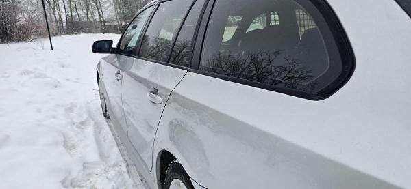 Pelēks BMW 530 2005 Viļņa, ar dzinēja tilpumu 2.99 L un nobraukumu 301 tūkst. km par 3500 €, foto 7 vietnē AUTOMOTO.COM.LV
