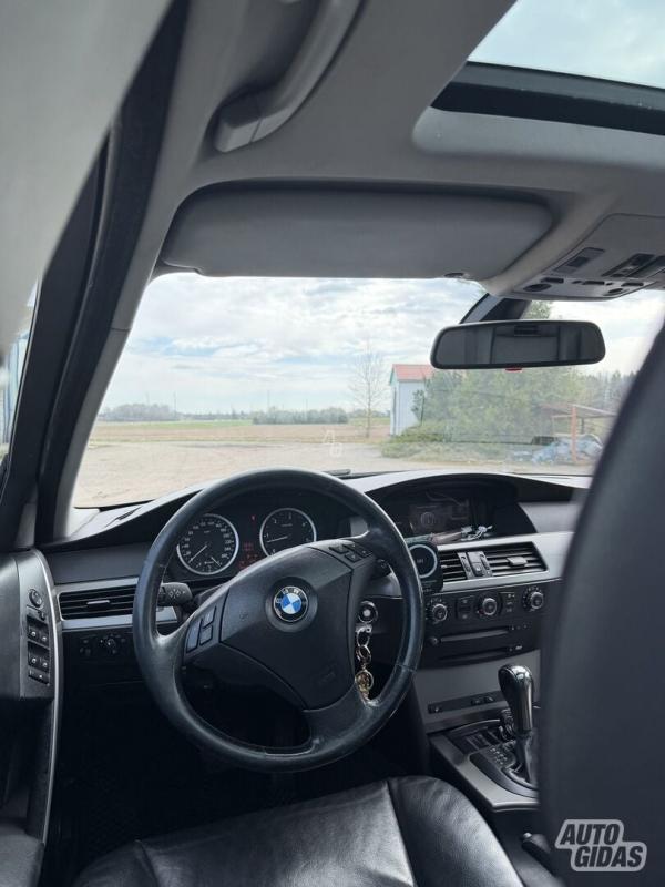 Pelēks BMW 530 2005 Viļņa, ar dzinēja tilpumu 3.00 L un nobraukumu 387 tūkst. km par 2600 €, foto 3 vietnē AUTOMOTO.COM.LV