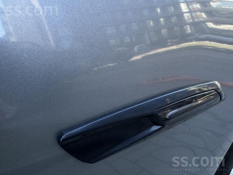 Grey BMW 530 2005 in Riga, with an engine capacity of 3.00 L and mileage of 339 thousand km for 3490 €, photo 12 on AUTOMOTO.COM.LV