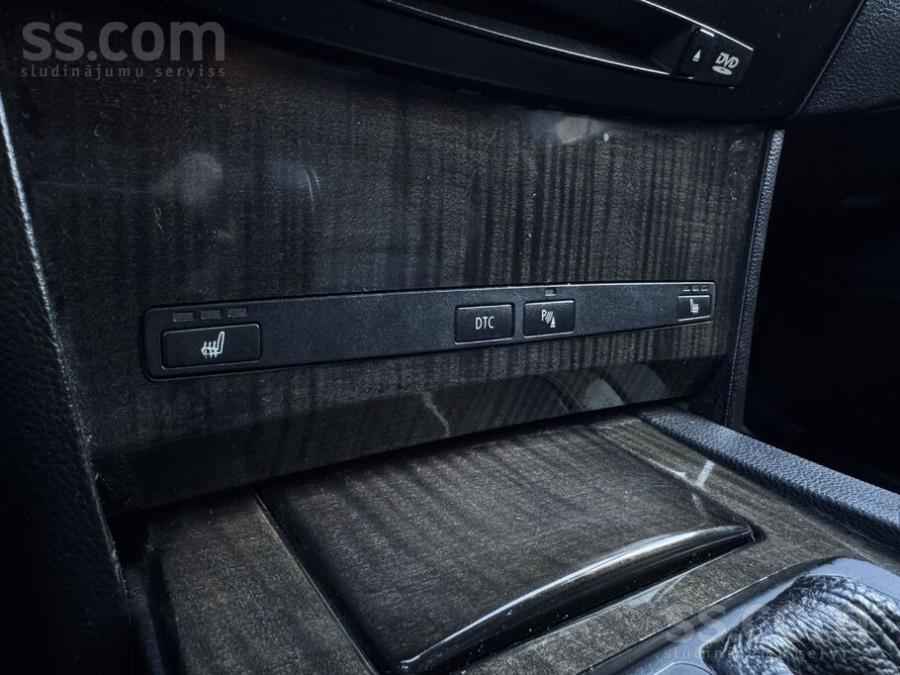 Grey BMW 530 2005 in Riga, with an engine capacity of 3.00 L and mileage of 339 thousand km for 3490 €, photo 18 on AUTOMOTO.COM.LV