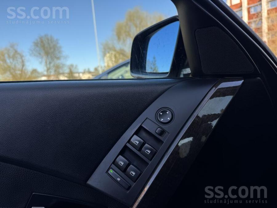 Grey BMW 530 2005 in Riga, with an engine capacity of 3.00 L and mileage of 339 thousand km for 3490 €, photo 22 on AUTOMOTO.COM.LV