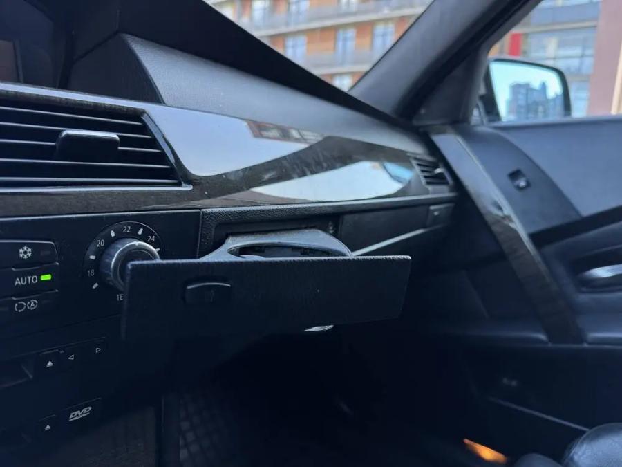 Pelēks BMW 530 2005 Rīga, ar dzinēja tilpumu 3.00 L un nobraukumu 339 tūkst. km par 3490 €, foto 22 vietnē AUTOMOTO.COM.LV