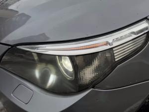 Grey BMW 530 2005 in Riga, with an engine capacity of 3.00 L and mileage of 312 thousand km for 3990 €, photo 4 on AUTOMOTO.COM.LV