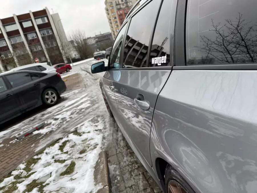 Grey BMW 530 2005 in Riga, with an engine capacity of 3.00 L and mileage of 312 thousand km for 3990 €, photo 13 on AUTOMOTO.COM.LV