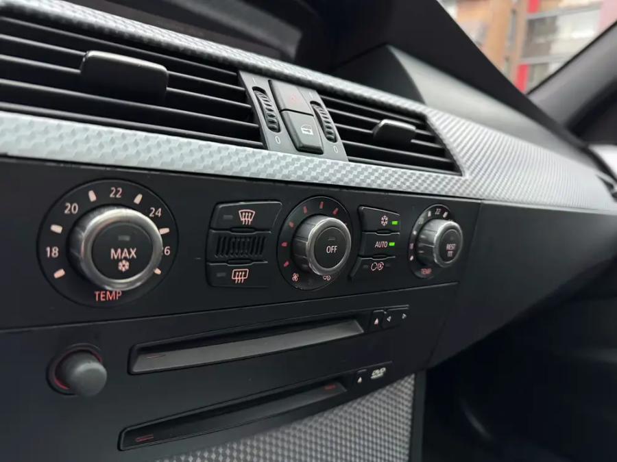 Grey BMW 530 2005 in Riga, with an engine capacity of 3.00 L and mileage of 312 thousand km for 3990 €, photo 29 on AUTOMOTO.COM.LV
