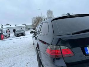 Pelēks BMW 530 2005 Rīga, ar dzinēja tilpumu 3.00 L un nobraukumu 326 tūkst. km par 3690 €, foto 5 vietnē AUTOMOTO.COM.LV