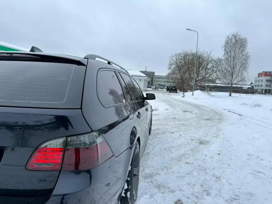 Pelēks BMW 530 2005 Rīga, ar dzinēja tilpumu 3.00 L un nobraukumu 326 tūkst. km par 3690 €, foto 11 vietnē AUTOMOTO.COM.LV