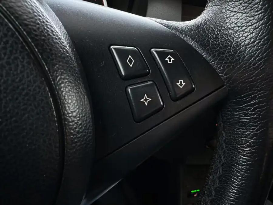 Pelēks BMW 530 2005 Rīga, ar dzinēja tilpumu 3.00 L un nobraukumu 326 tūkst. km par 3690 €, foto 13 vietnē AUTOMOTO.COM.LV