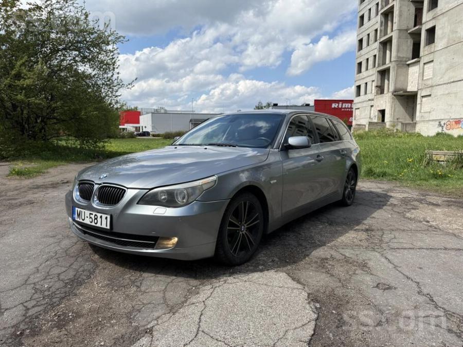 Pelēks BMW 530 2005 Jelgava, ar dzinēja tilpumu 3.00 L un nobraukumu 326 tūkst. km par 4000 €, foto 4 vietnē AUTOMOTO.COM.LV