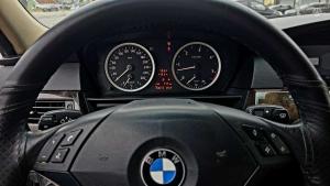 Pelēks BMW 530 2005 Šauļi, ar dzinēja tilpumu 3.00 L un nobraukumu 360 tūkst. km par 2450 €, foto 23 vietnē AUTOMOTO.COM.LV
