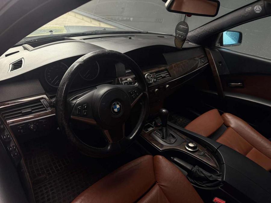 Grey BMW 530 2005 in Siauliai, with an engine capacity of 2.99 L and mileage of 356 thousand km for 4200 €, photo 7 on AUTOMOTO.COM.LV