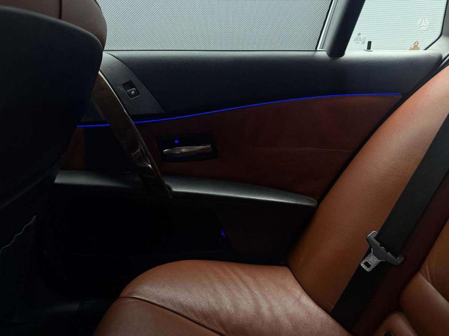 Grey BMW 530 2005 in Siauliai, with an engine capacity of 2.99 L and mileage of 356 thousand km for 4200 €, photo 10 on AUTOMOTO.COM.LV