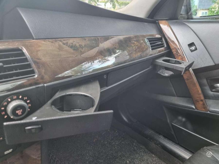 Серый БМВ 530 2005 в Алитус, объемом двигателя 3.00 л и пробегом 353 тыс. км за 2350 €, фото 14 на AUTOMOTO.COM.LV