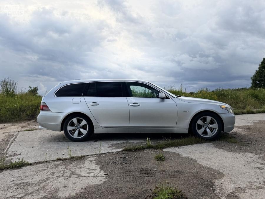 Pelēks BMW 530 2005 Kauņa, ar dzinēja tilpumu 3.00 L un nobraukumu 310 tūkst. km par 2100 €, foto 5 vietnē AUTOMOTO.COM.LV