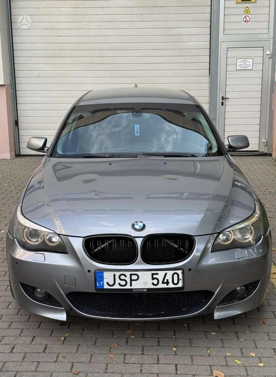 Pelēks BMW 530 2005 Viļņa, ar dzinēja tilpumu 3.00 L un nobraukumu 561 tūkst. km par 2400 €, foto 3 vietnē AUTOMOTO.COM.LV