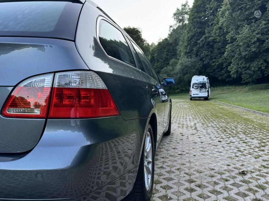 Grey BMW 530 2005 in Vilnius, with an engine capacity of 2.99 L and mileage of 249 thousand km for 3650 €, photo 10 on AUTOMOTO.COM.LV
