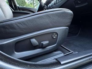Grey BMW 530 2005 in Vilnius, with an engine capacity of 2.99 L and mileage of 249 thousand km for 3650 €, photo 17 on AUTOMOTO.COM.LV